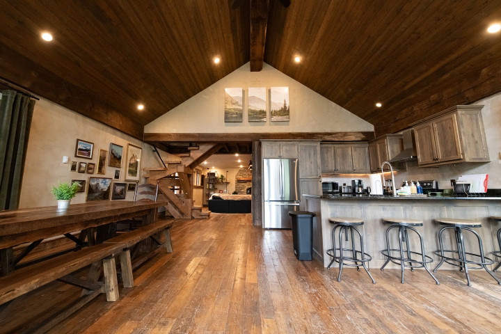 Mountain Lion Den At Snowcat Cabins (Hot Tub!) - Montana