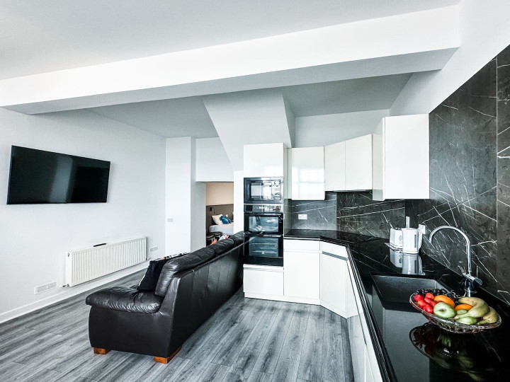 Large Ground Floor Studio Apt - Cobh