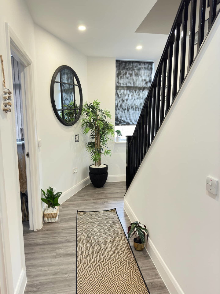 Luxury 2 Bedrooms 2 Bathrooms And A Kitchen - Worcestershire