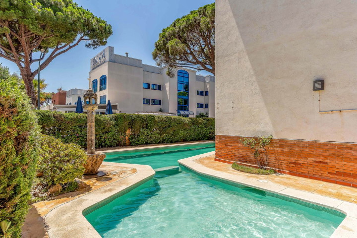 Seaside Serenity: Cozy Living By The Ocean - Castelldefels