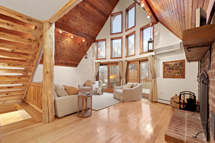 Secluded Cozy Cabin - Private Woods & Fire Pit - Morgantown, PA