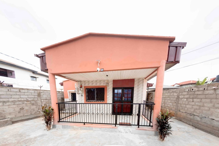 Villa In Private Enclosure With Wi-fi - Yaounde