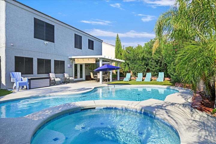 Splish Splash In Your Desert Oasis...pool Table & Tvs Throughout. Pool & Spa - Henderson, NV
