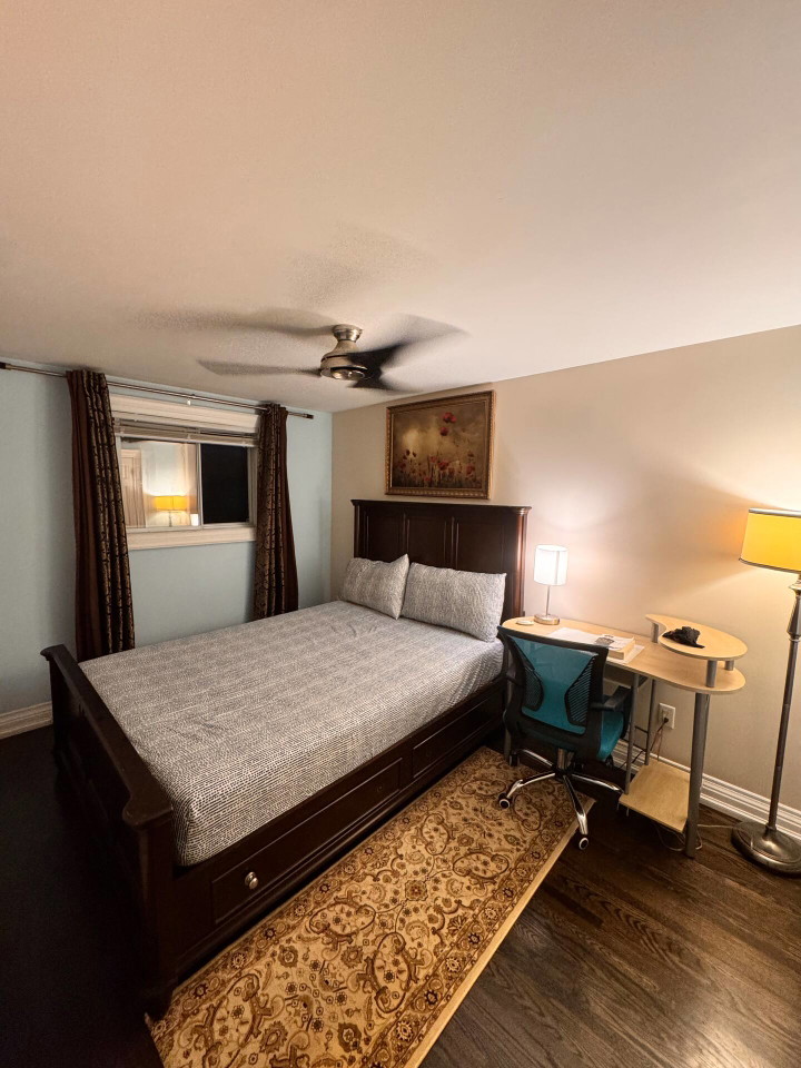Personal Room With Shared Washroom In South Oshawa - Oshawa
