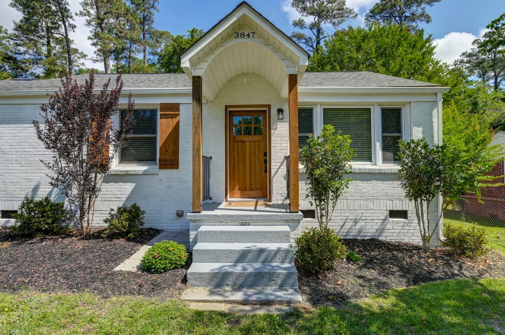 Montgomery Rosewood Escape | Near Usc - Columbia, SC