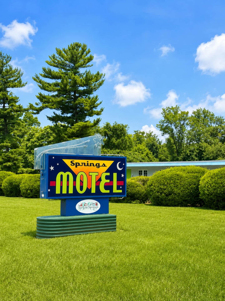 The Springs Motel | Standard Full & Twin Bed - Yellow Springs, OH
