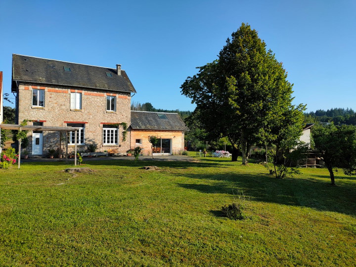 Ancienne Ecole De Rouffiat Au Cœur De La Corrèze - Correze