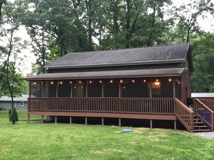Summer Lake Time. Barren River Lake. Big Yard For Family Fun - Kentucky