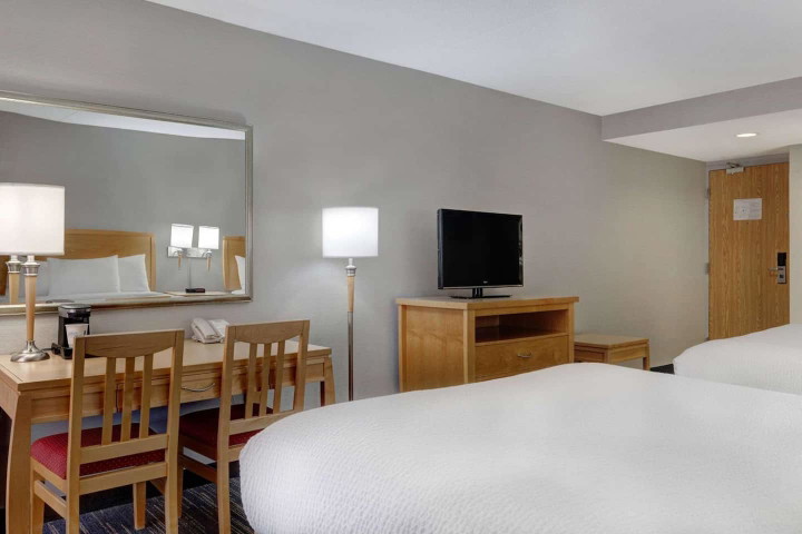 Wyndham Niagara Falls | 2 Queen | Casino Nights - Niagara Falls, NY