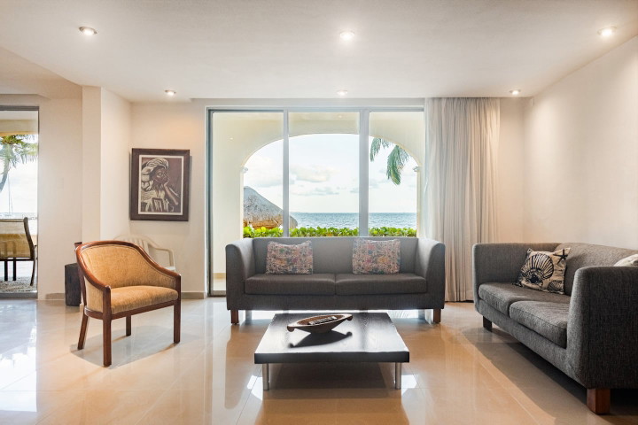Amazing Steps From The Caribbean Sea, Beach Front - Cancún