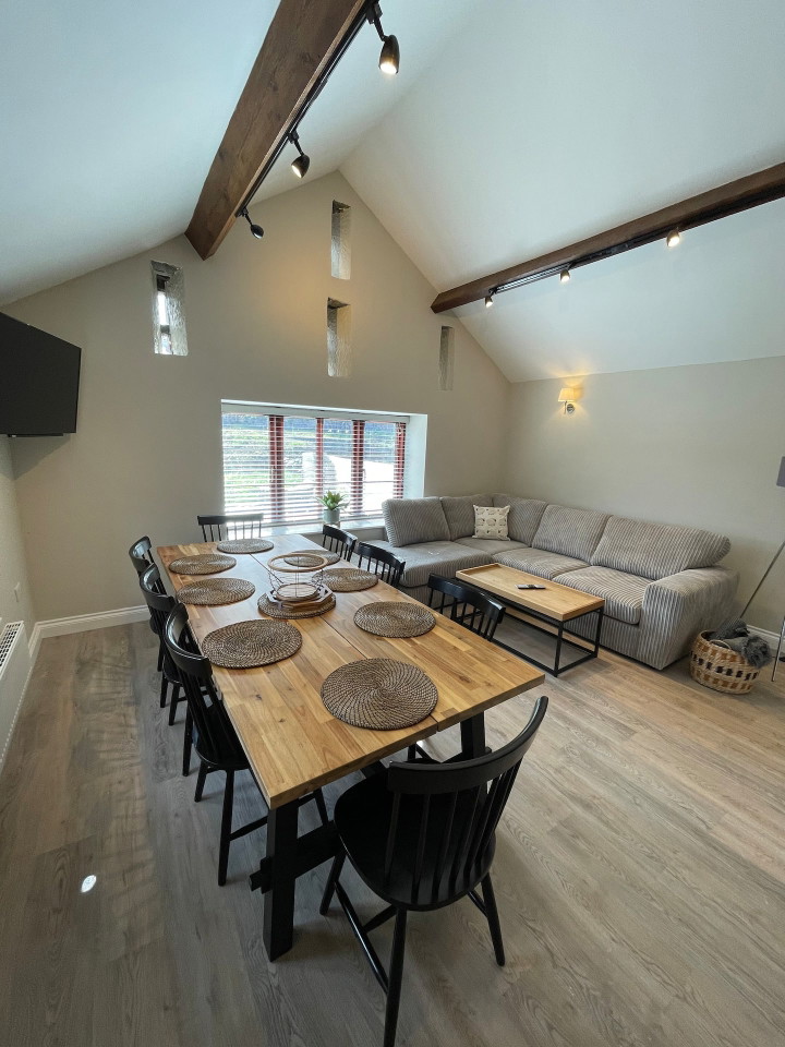 The Granary Cottage & Hot Tub - Llangollen