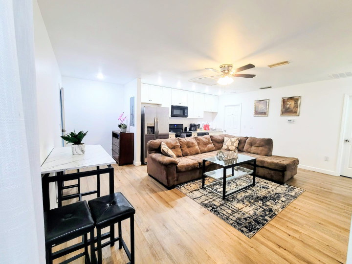 [5br/2ba] Unit 2 Of A Duplex|fsu|tv All Room (126) - Tallahassee, FL