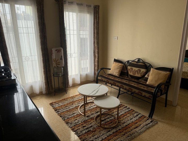 Cozy Ivory Flat-ups-wifi-microwave-washingmachine - Bengaluru