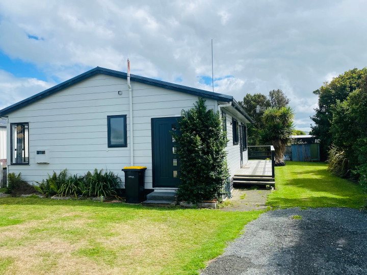 Kiwi Family Beach Bach - Riverton/Aparima