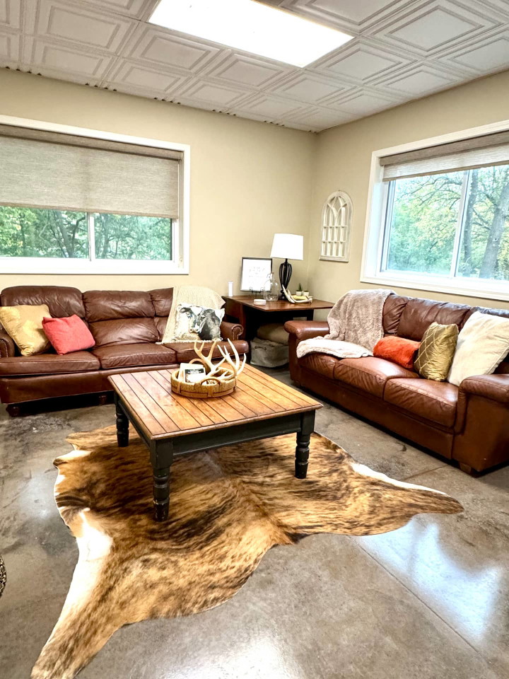 The Cabin At Loughery Farm Air Bnb And Day Rental - Kansas City, MO