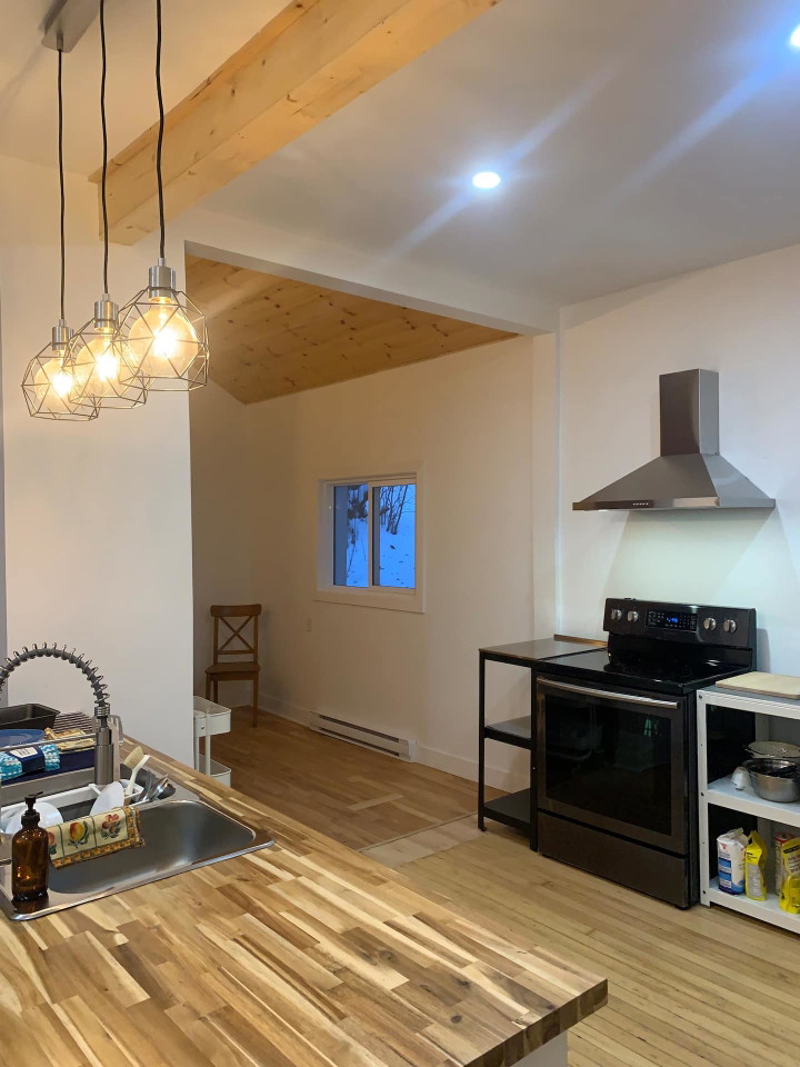 Historical Charming House Downtown With Six Rooms - Sherbrooke
