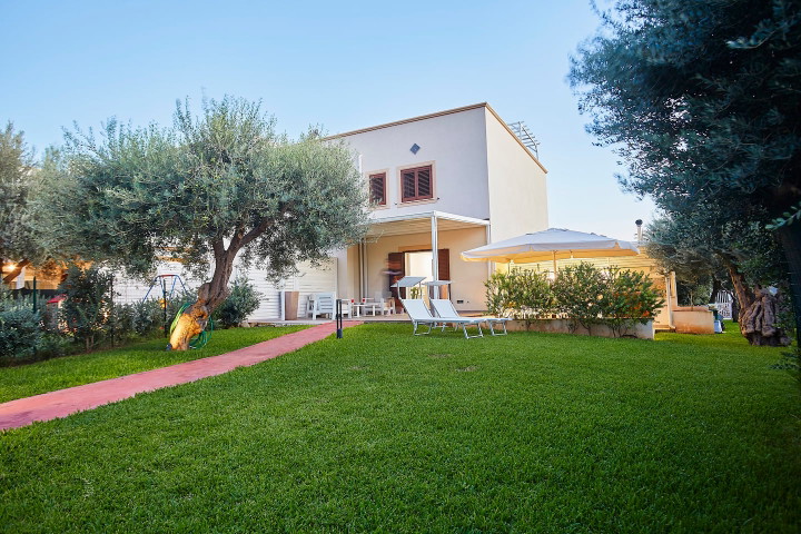 Calarossa - House With Garden - Terrasini