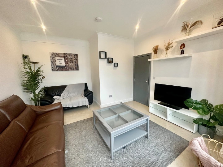 5 Beds For Friends,family And Contractors - London, UK