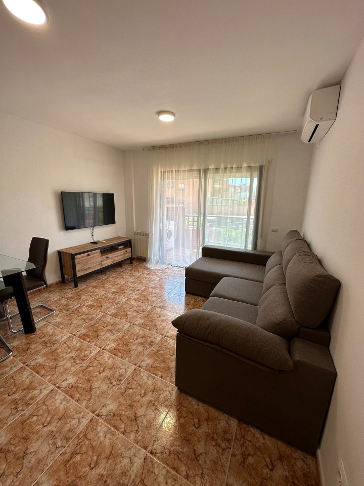 A Bright Spacious Flat For A Family. - Salou