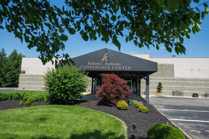 Prime Dayton Location + On-site Restaurant - Yellow Springs, OH