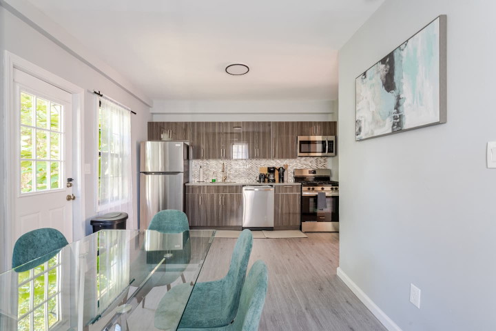 Modern 3 Bedroom House In The Heart Of Black Rock - Bridgeport, CT