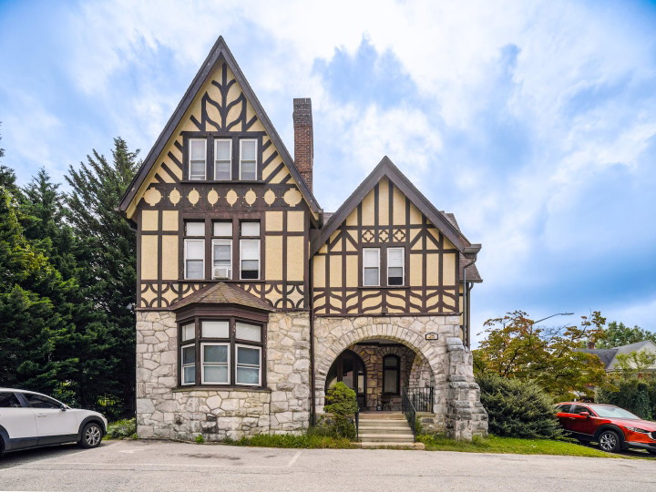 Bryn Mawr 1st Floor Apartment | Near Villanova - Bryn Mawr, PA