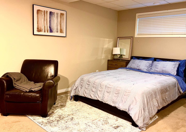 Basement Studio With Privacy - British Columbia