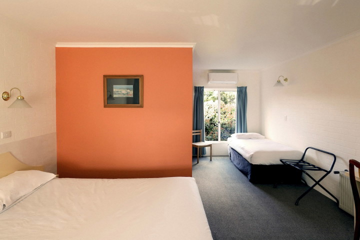Accessible Twin Room - Hepburn Springs Motor Inn - Daylesford