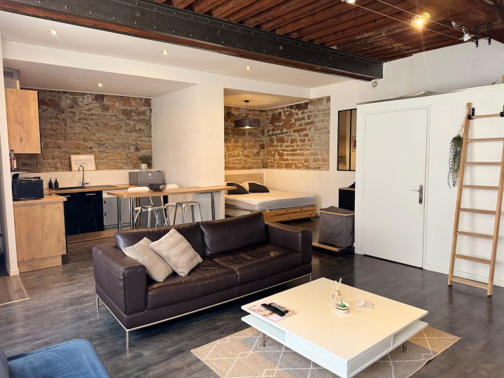 Suite Lyonnaise : 48m² Charme & Calme, Centre Lyon - Champagne-au-Mont-d'Or