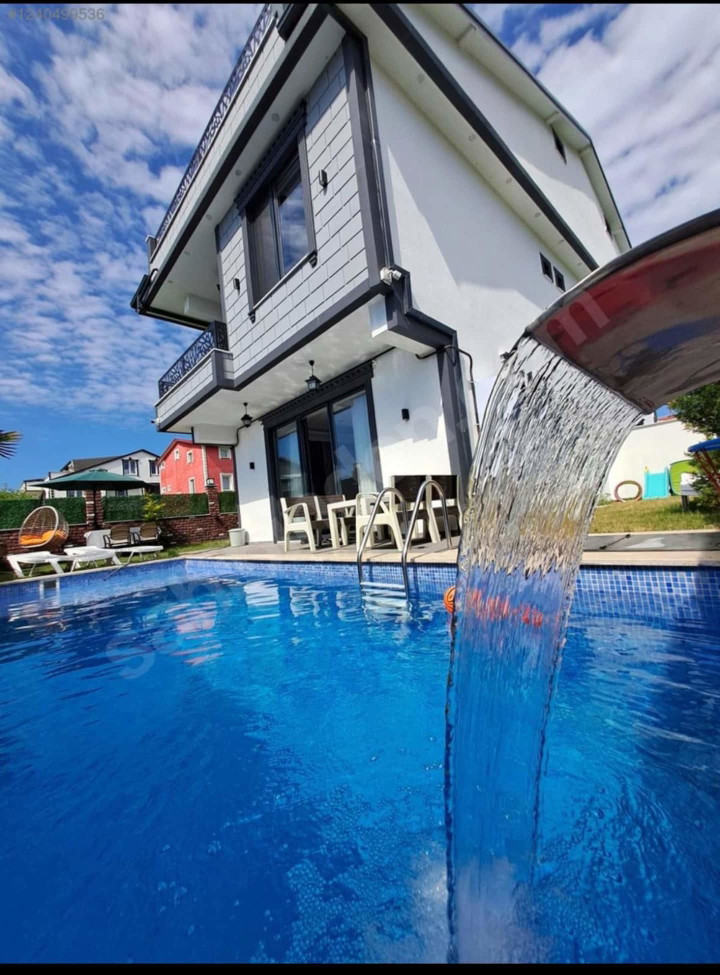 Denize Yürüme Mesafesinde Müstakil Havuzlu Villa - Bolu