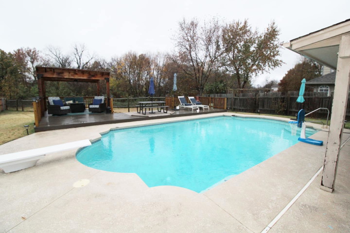 Spacious Broken Arrow Retreat With Pool & Hot Tub! - Tulsa, OK