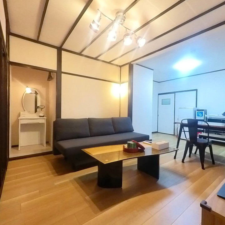 【駅徒歩7分】貸切のリノベ済み一軒家!秘密基地風「押入れベッド」でくつろぐ観光・出張拠点 に最適な宿 - Wakayama