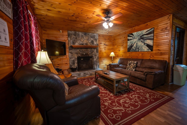 Mountaineer Cabin 3 - Hot Tub & Fireplace Close To New River Gorge National Park - West Virginia