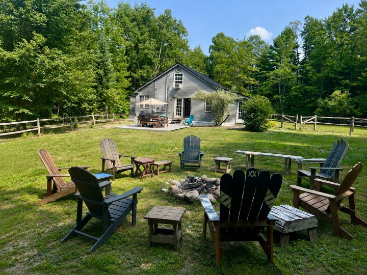 Cozy Cottage W/ Lil' Pond, Fenced Yard & Firepit - Maine