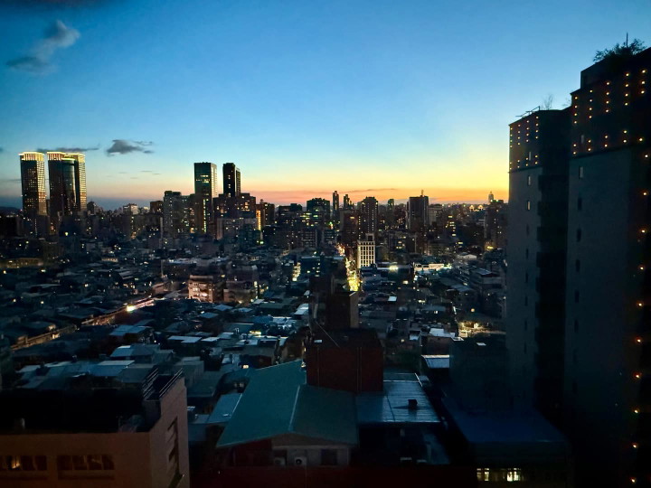 Skyline Luxe Loft In Xinyi | Taipei 101 Views - Taipei