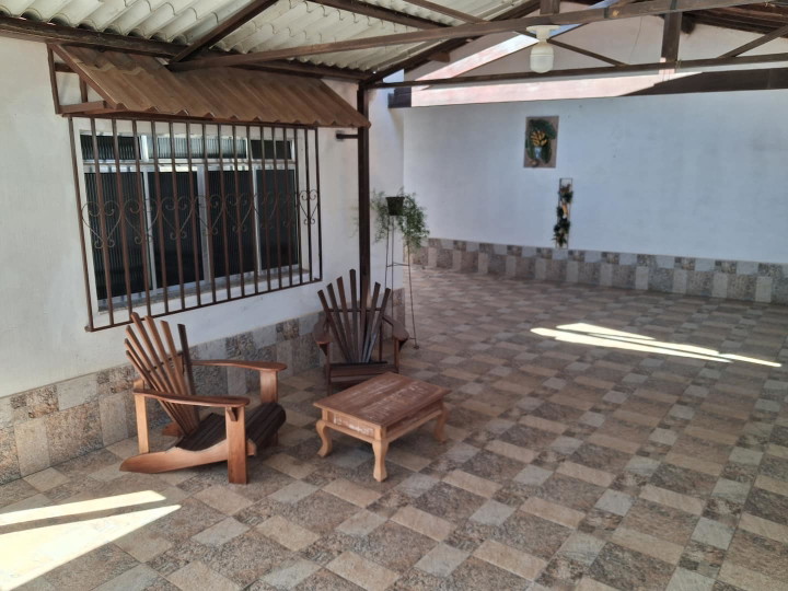Casa Charmosa, 2 Suítes, Garagem Para 3 Carros. - Tiradentes