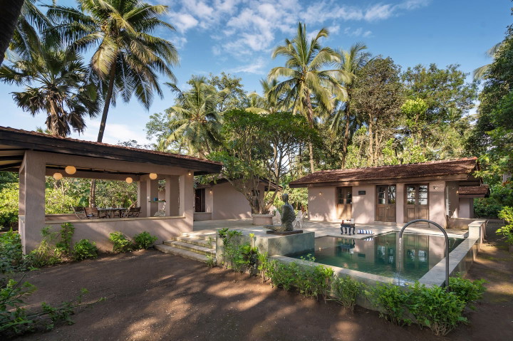 Bay Watch | 3br Beachfront Villa, Pool & Bonfire - Palghar