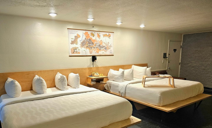 Boutique 4 Bed Unit With Grab & Go Breakfast. - Corvallis, OR