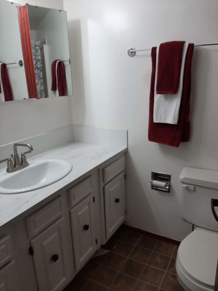 Medicine Hat - Quiet  1 Bedroom - Medicine Hat
