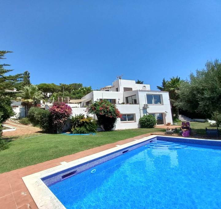 Beautiful Villa, A 5-minute Walk To The Beach - Calella