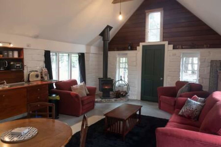 Isn't It About Time You Stayed In The Dam Cottage? - 
