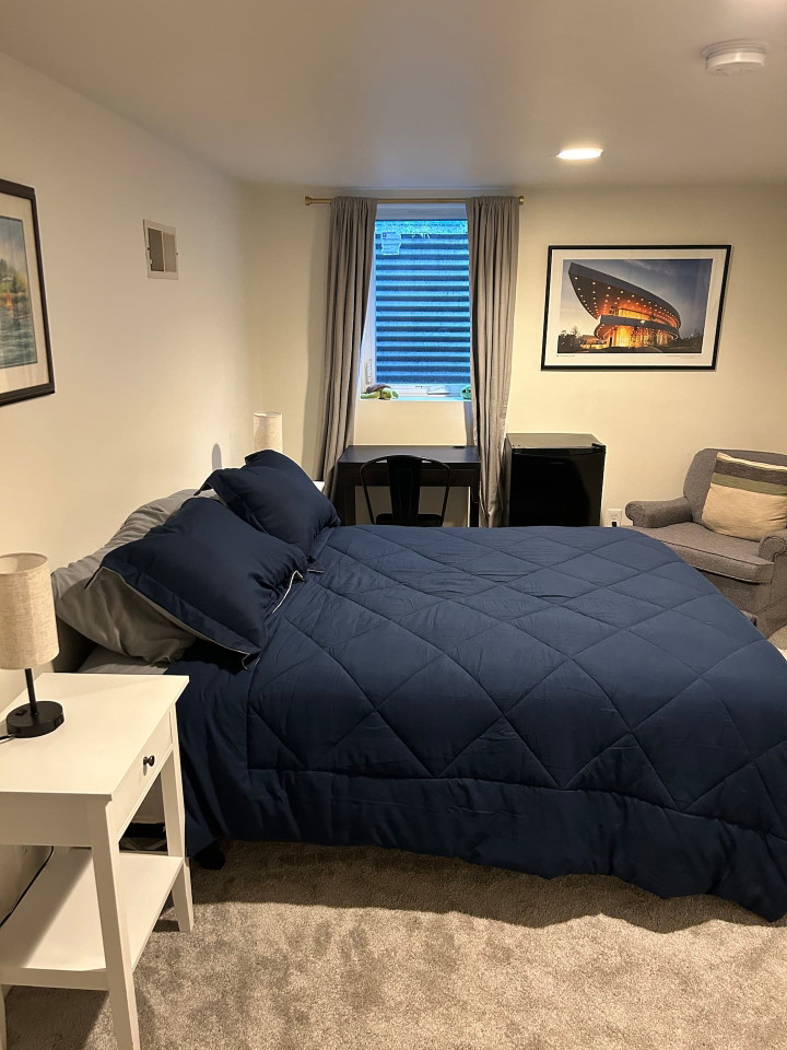 Private Floor Near Umn Campus - Minneapolis, MN