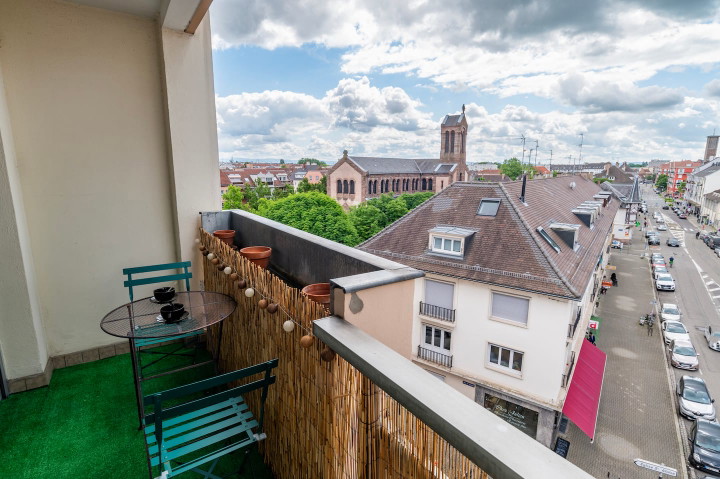 Le Saint Aloïse: Balcony  View  10 Min From The Center - Strasbourg