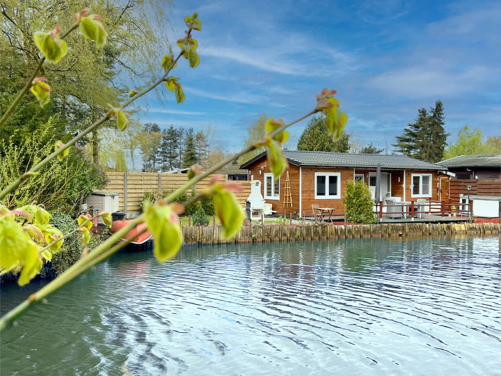Chalet Confortable Au Bord De L'eau - Geel