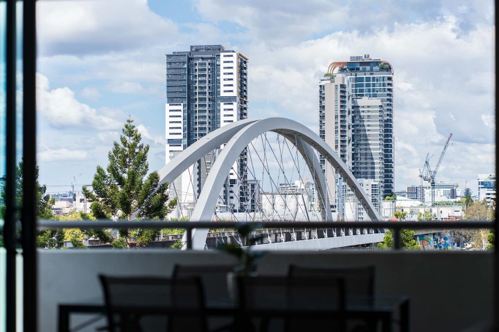 River View 2br + Bunk Study | Free Parking - Brisbane