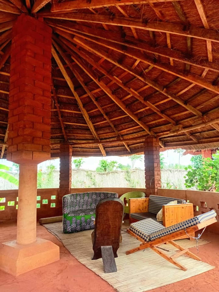 Un Bungalow Dans Un Paradis Fleuri Au Togo - Togo