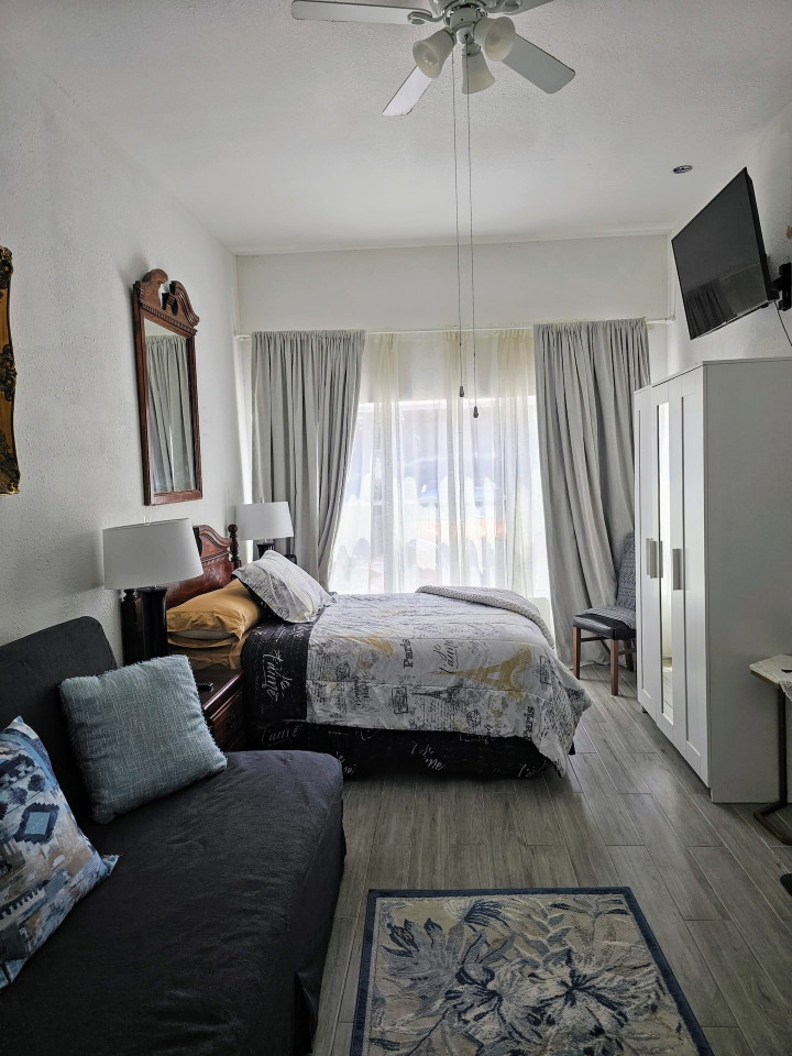 Guest Apt Near Baldwin Park. Kitchenette Laundry - Orlando