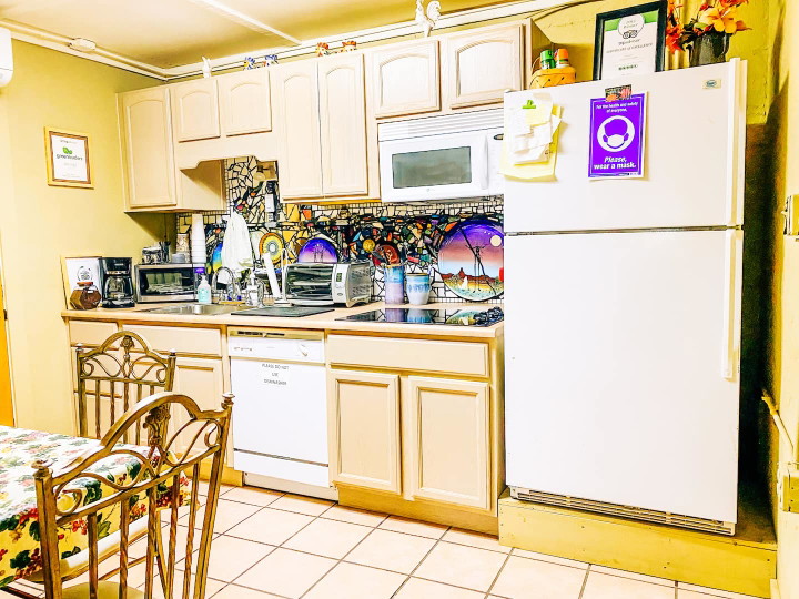 Inn At The Art Center - Santa Fe (1 King) - San Angelo, TX