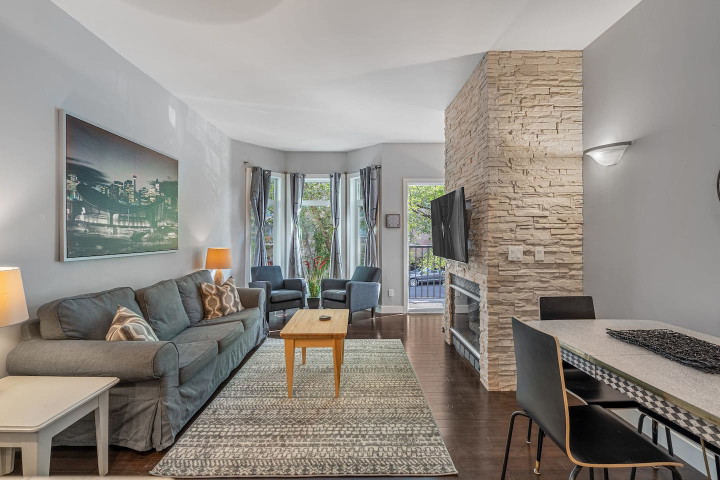 Central Beltline Townhouse With Free Parking! - Alberta