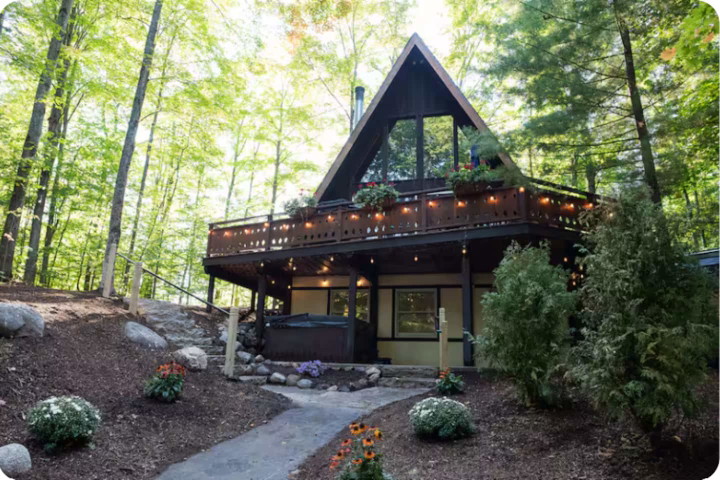 Chalet Claus: Updated A-frame W/ Hot Tub And Sauna - Michigan